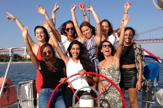 PRIVATE BOAT TOUR Lisbon - The Sum Up