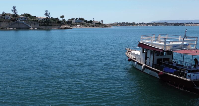 Private boat tour of the island of Ortigia with aperitif - Key Points