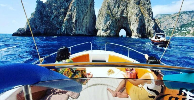 Private boat tour to Capri with aperitif - Introduction