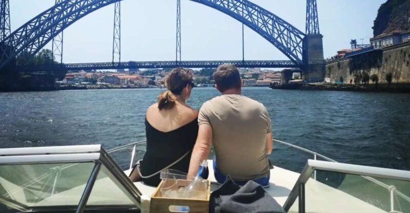Private Boat Tour to Ponte D. Luís 1h, group price up to 6px - Who Will Love This Tour?