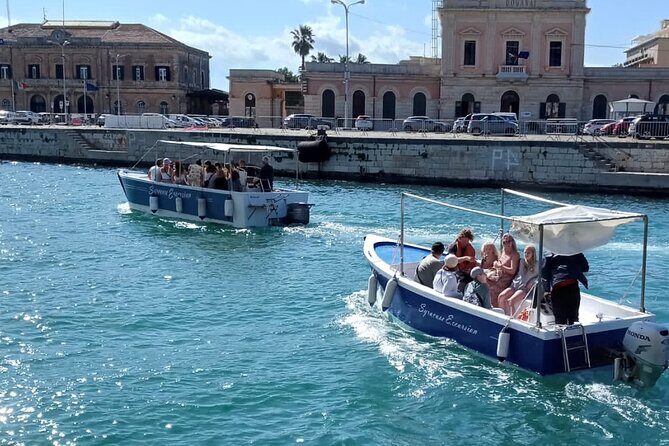 Private boat tour with prosecco and fresh fruit - Overview of the Tour Experience