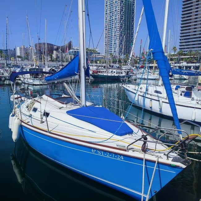 Private boat with Drinks and Snaks - Exploring the Experience in Detail