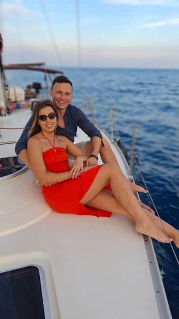 Private boat with open bar and snacks - FAQs