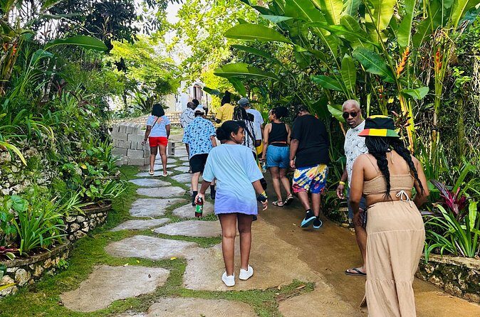 Private Bob Marley Mausoleum Guided Tour - Who Will Love This Tour?