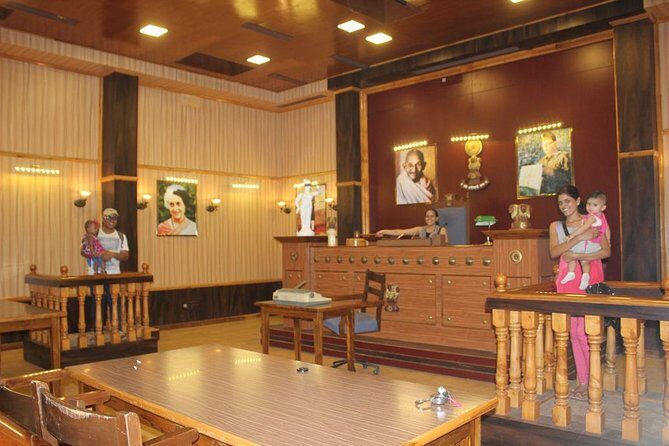 Private Bollywood with Slum Tour Inclusive of Guide and Transport - Who Should Consider This Tour?