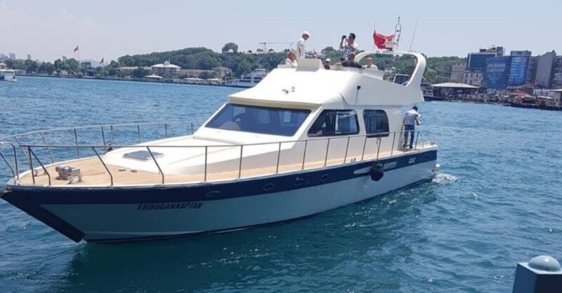 Private Bosphorus Sightseeing Cruise By Luxury Yacht - A Fresh Take on Istanbul: Private Bosphorus Sightseeing Cruise on a Luxury Yacht