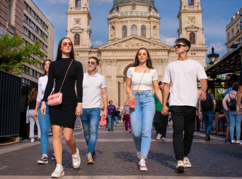 PRIVATE Budapest by Nights: GUIDED tour whit WINE tasting - A Detailed Look at the Tour