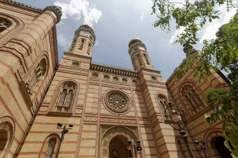PRIVATE Budapest Jewish Heritage Walking Tour - Food Tasting - The Food and Coffee Experience