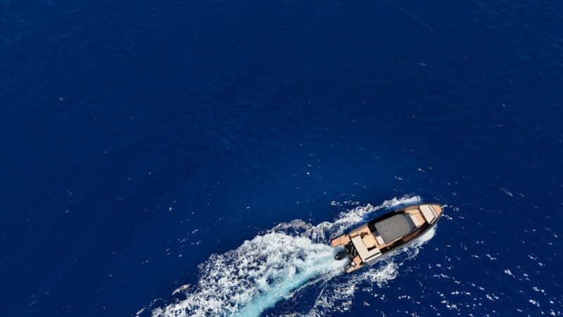 Private Captain Cruise - An In-Depth Look at the Santorini Private Yacht Experience