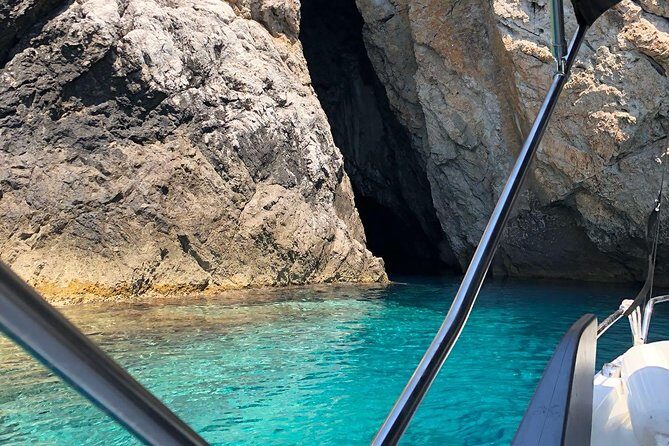 Private Captain Tailored tour - from Split and Trogir - An In-Depth Look at the Tour Experience