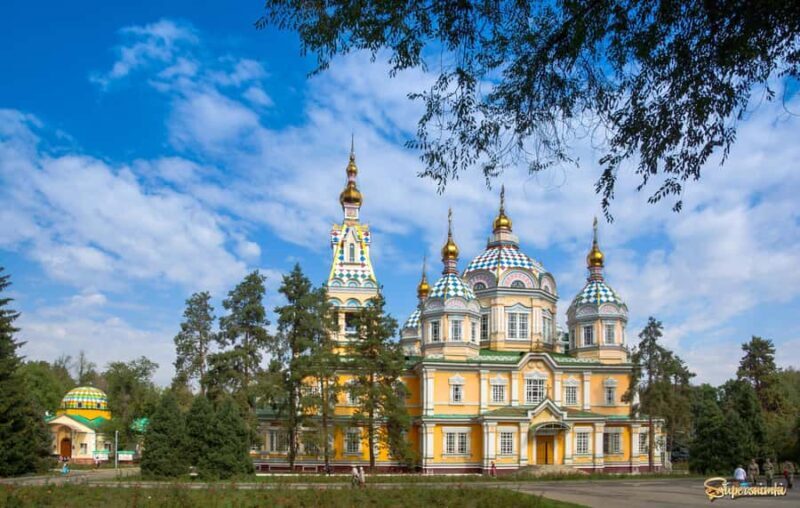 Private car Almaty city Tour with Mountain Visit - The Value of a Private Guide