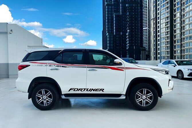 Private Car Between Hue/ Phu Bai Airport and Hoi An - Who is This Service Best For?