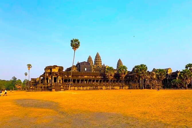 Private car charter ( 4 hr ) visit Angkor + Wat Bayon + Ta phrom - Key Points