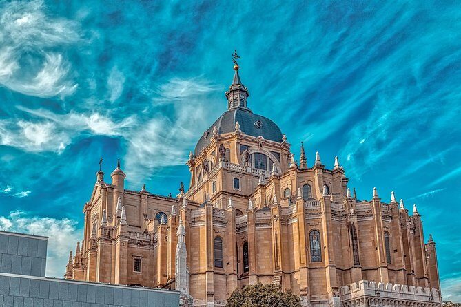 Private Car Transfer from Lisbon to Madrid with 2 hours for sightseeing - The Experience with the Driver