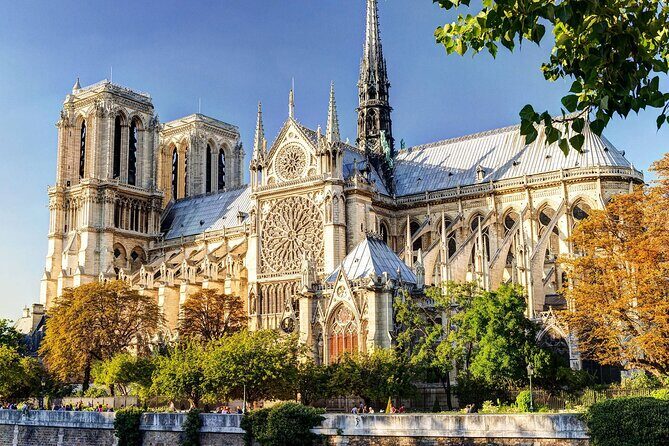 Private car with a driver in Paris - Analyzing the value: is it worth the price?