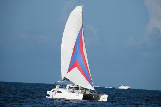 Private Catamaran from Cancun to Isla Mujeres for up to 13 People - The Drinks and Comfort