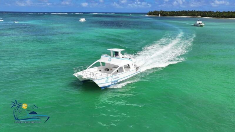 Private Catamaran with Open Bar and Dominican Meal - Key Points