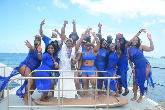 Private Catamaran with Sound system, Slide, Open bar & Snorkeling - FAQ