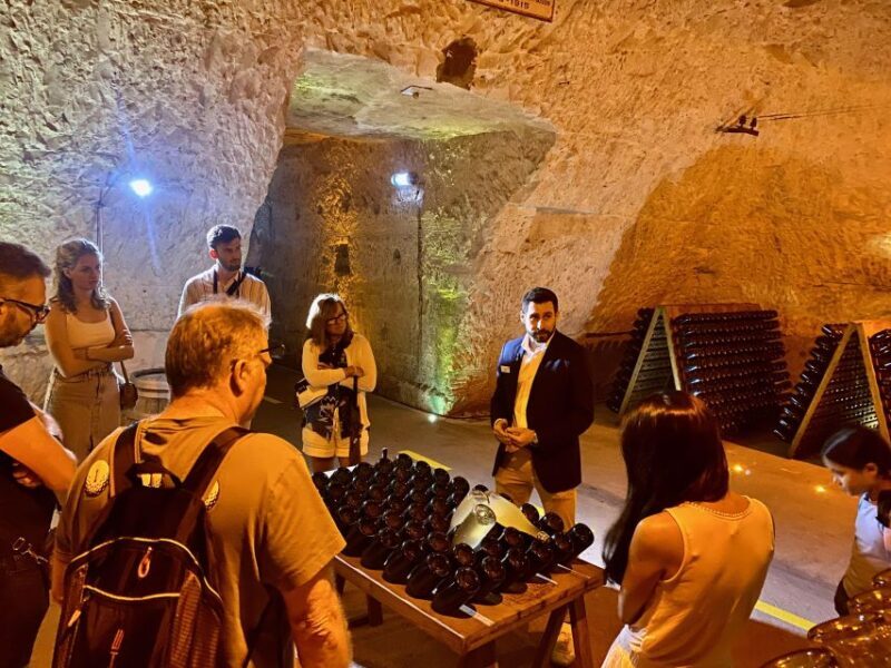 Private Champagne Moet et Chandon Veuve Clicquot by Mercedes - Key Points