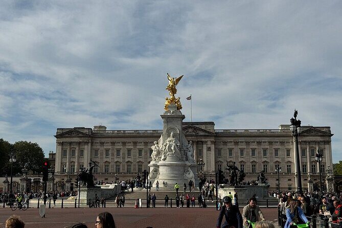 Private Changing of the Guard Experience - The Value of a Private Guide