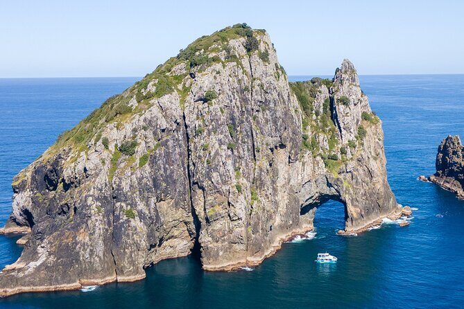 Private Charter: Hole in the Rock Cruise with Island Stopovers - Who Should Consider This Tour