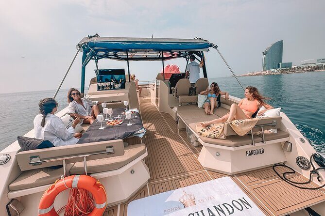 Private Charter in Catamaran Alexa by Barcelona 12 pax 2/4/8 HS - Passenger Experience and Atmosphere