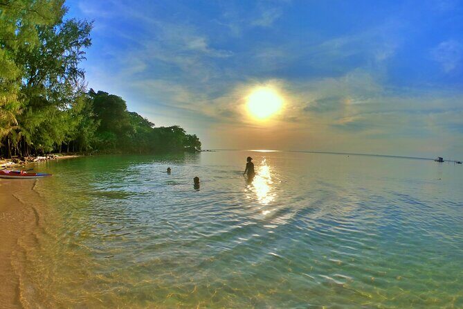 [PRIVATE CHARTER] SEA-KAYAKING along HALF-MOON BAY & SUNSET DRIFTING & DINNER - Why This Tour Offers Real Value