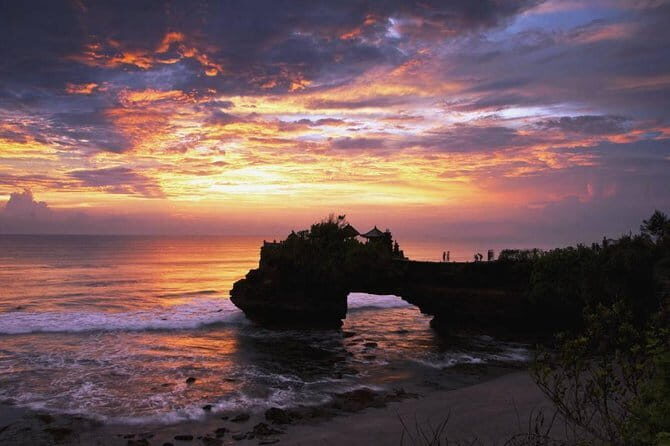 Private Chartered Car to Tanah Lot and Uluwatu - Authenticity and Cultural Experience