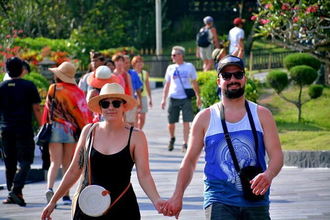 Private Chartered Car to Ubud Villages and Tanah Lot - FAQ