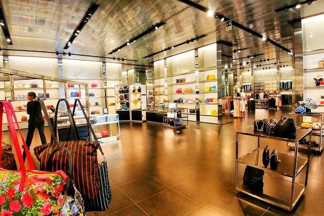 Private Chauffeur for shopping to "The Mall" and Prada Outlet (Space) - Who Will Love This Tour?