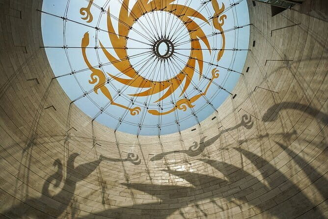 Private Chengdu Day Tour with Giant Pandas and Jinsha Site Museum - The Experience: Value and Practicality