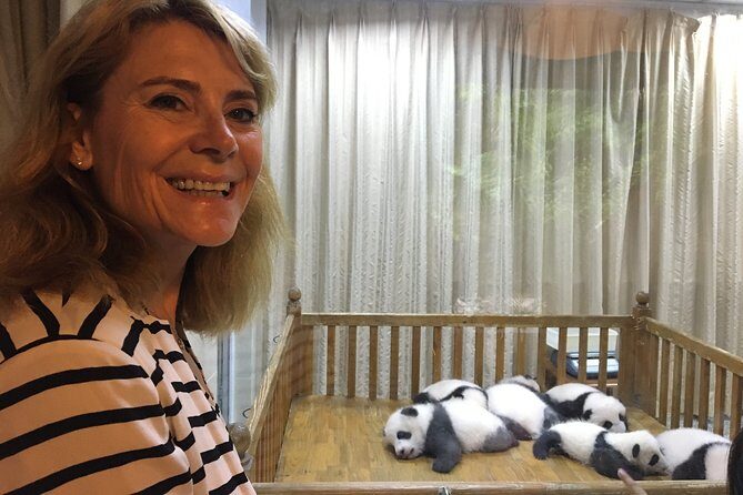 Private Chengdu Highlights Day Trip: Panda Base and City from Chongqing by Train - Chengdu Renmin Park and the Cultural Quirks