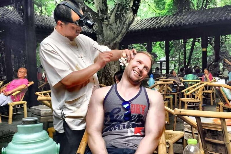 private Chengdu highlights tour with Panda Breeding Base - Key Points