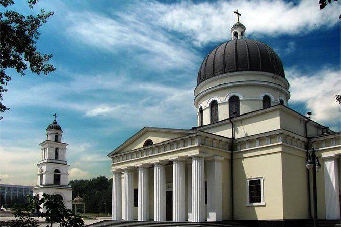 Private Cherry Liqueur Tour from Chisinau - Frequently Asked Questions
