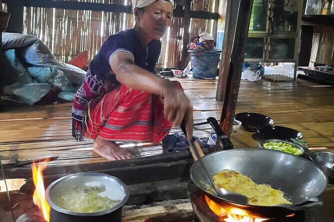 Private Chiang Mai Nature Hiking Visiting Karen Tribe Village - Key Points