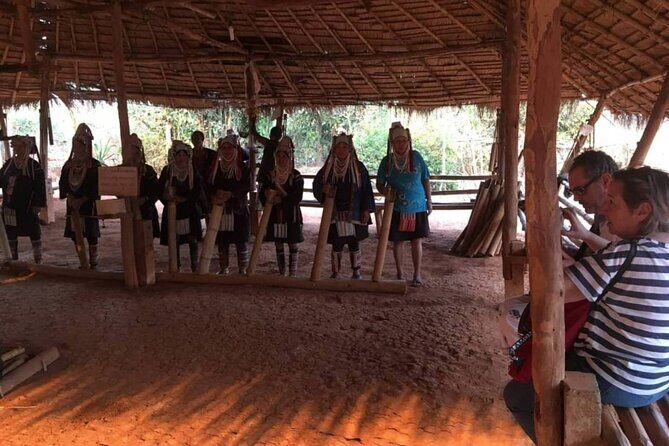 Private Chiang Rai White and Blue Temple with Black House - Authenticity and Value