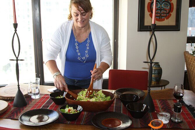 Private Chicago-style deep dish pizza or pasta making class - Key Points