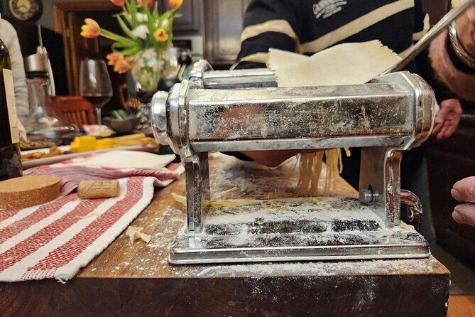 Private Chicago-style deep dish pizza or pasta making class - Authenticity and Authentic Touches