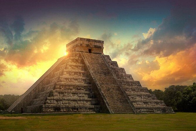 Private Chichén Itza Tour with Cenote Xunáan & Valladolid - Exploring Chichen Itza
