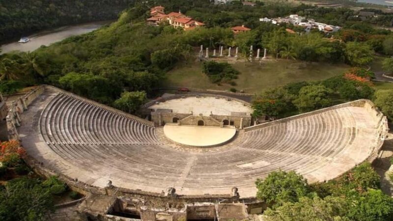 Private: Cigar Tour, Altos de Chavón, and Maravillas Caves - The Journey Begins: Maravillas Caves