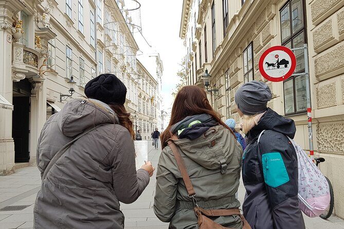 Private City Discovery walk - Historical Treasure hunt - The Sum Up