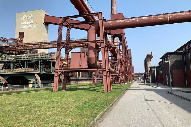 Private city rally around the Zollverein Coal Mine Industrial Complex in Essen - The Meeting Point and Accessibility