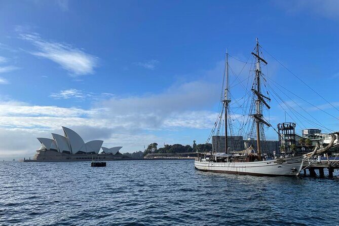 Private City Tour: Best of Sydney - The Journey Begins: From The Rocks to the Harbour