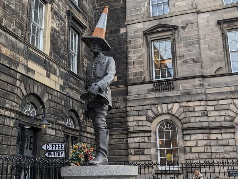 Private city tour of Edinburgh Old Town and the historic Royal Mile - Key Points