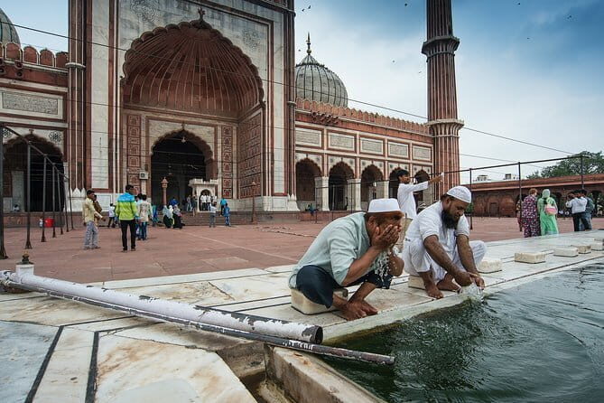 Private City Tour of Old Delhi With Rickshaw Ride - Transport and Comfort: What the Basics Mean for You