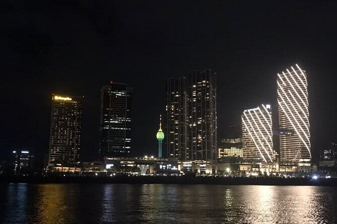 Private Colombo Sightseeing Tour, Beach and Kelaniya Temple - Detailed Breakdown of the Itinerary: What You’ll Experience