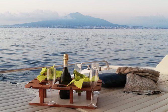 Private Cruise to Capri from Sorrento - yacht 50' - Wrapping It Up