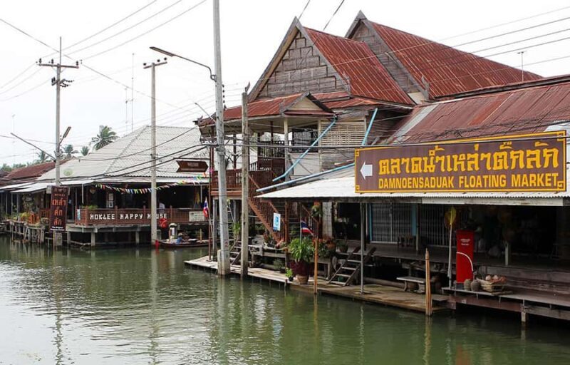 Private: Damnoen Saduak Floating Market, Railway, Wat & More - Return to Bangkok: A Comfortable End