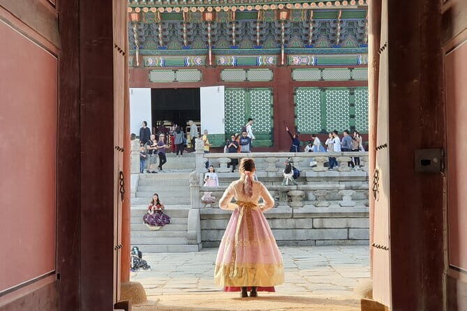 Private Day in Freedom in Seoul - Classic Highlights with a Twist