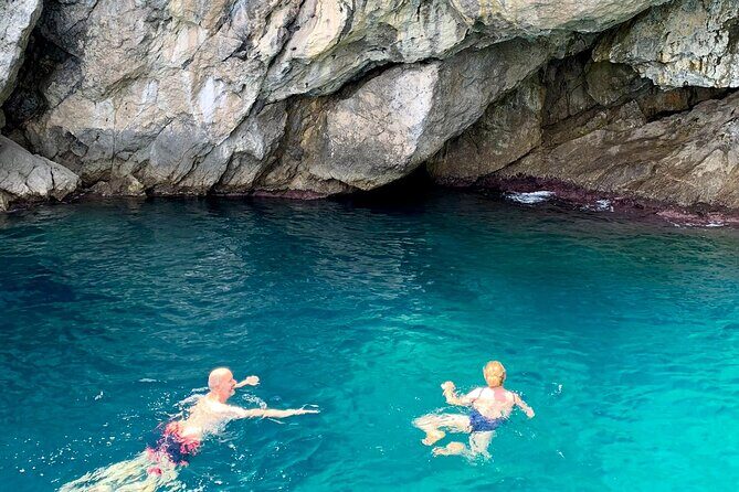 Private Day on the Island of Capri with Departure from Positano - FAQ